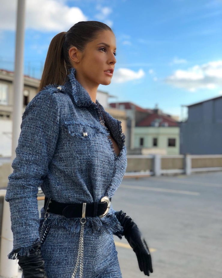 Image of Amanda Cerny