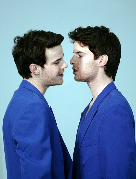 Harry Treadaway image