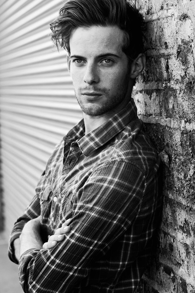 Picture of Luke Treadaway