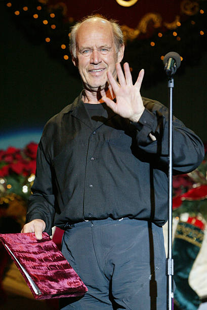 Geoffrey Lewis