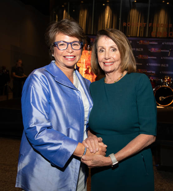 Valerie Jarrett, Nancy Pelosi