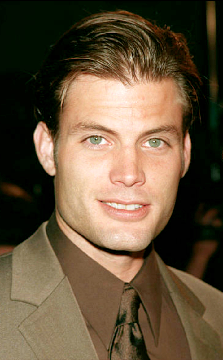 Casper Van Dien image