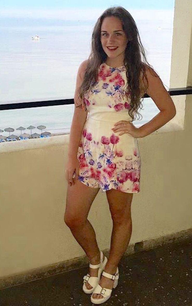 Ellie Leach image