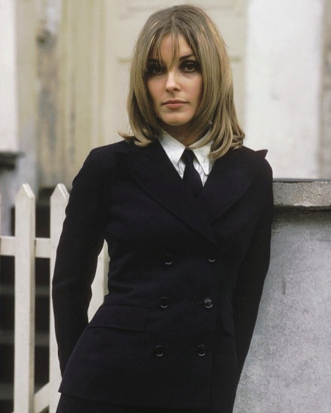 Sharon Tate in London, 1966. Photo by Jerry Schatz