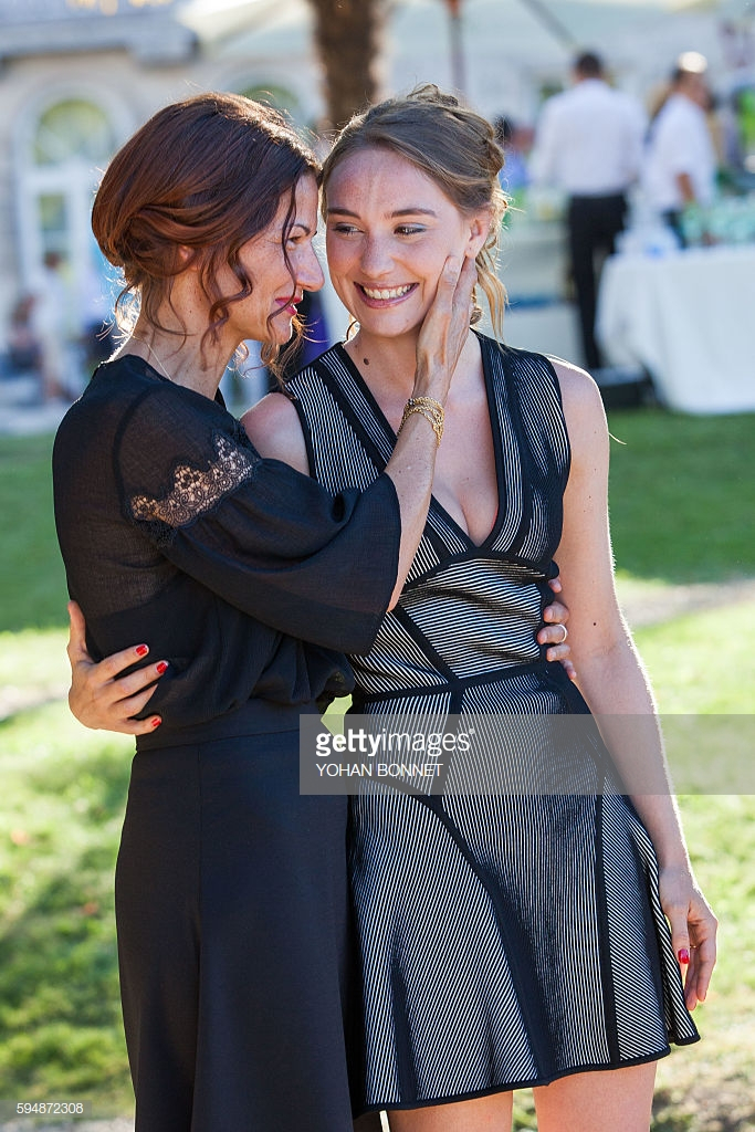 Stephanie Pillonca-Kervern, Deborah Francois