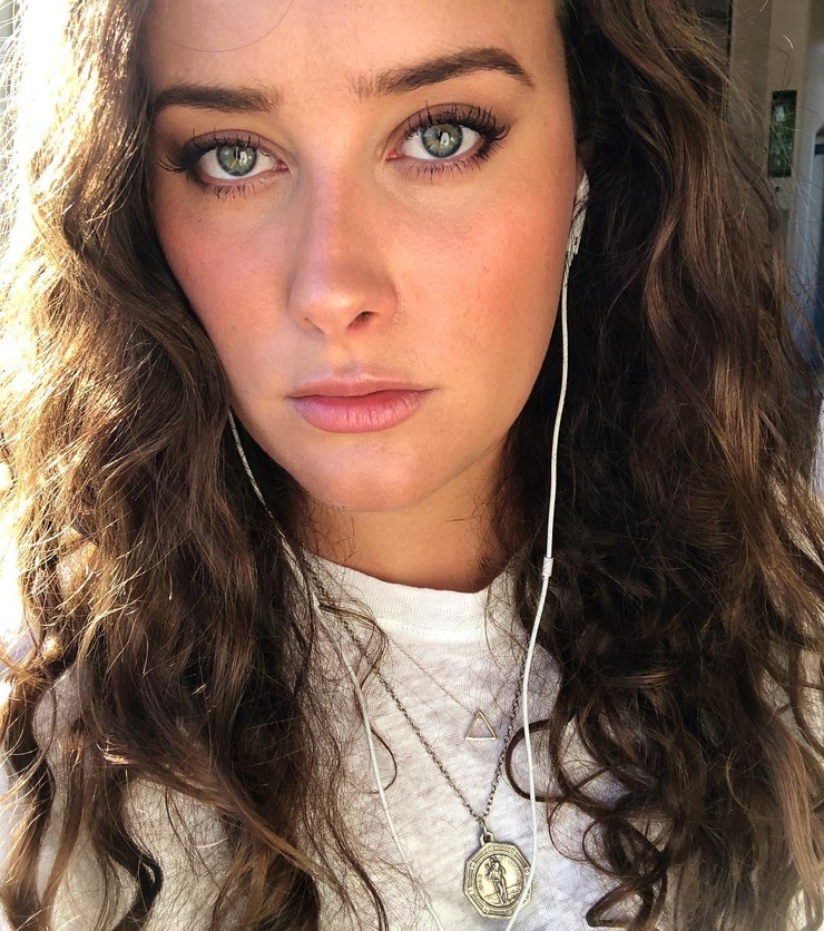 Picture of April Pearson