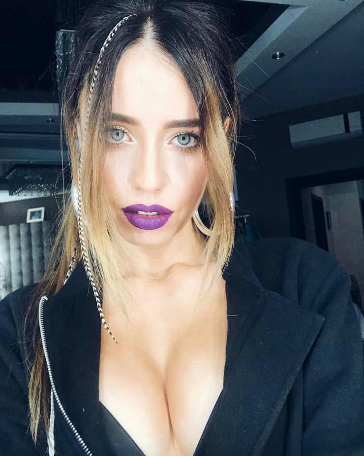 Nadya Dorofeeva image