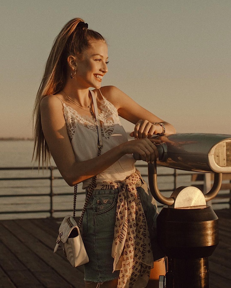 Zoë Pastelle Holthuizen picture