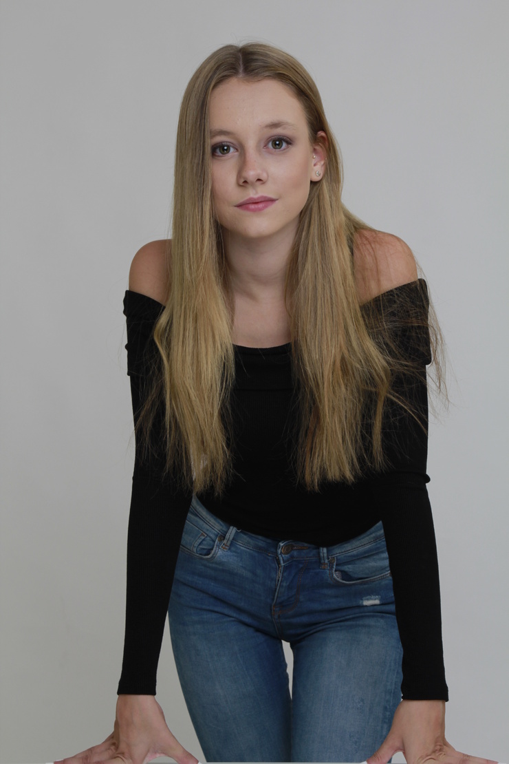 Picture of Ester Expósito