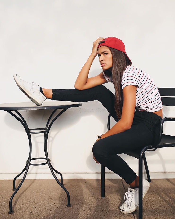 Laura Elizabeth Woo picture