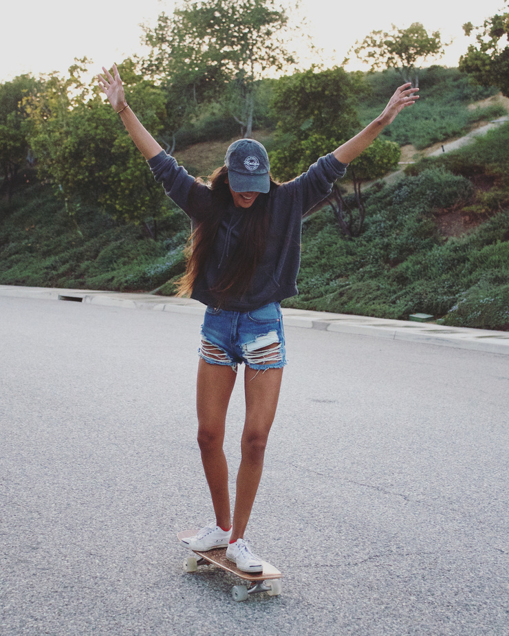 Laura Elizabeth Woo image