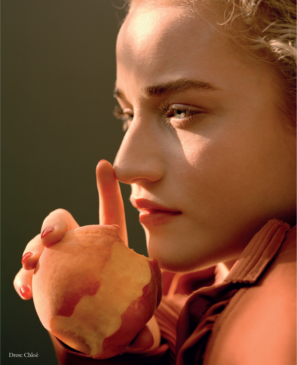 Picture of Julia Garner