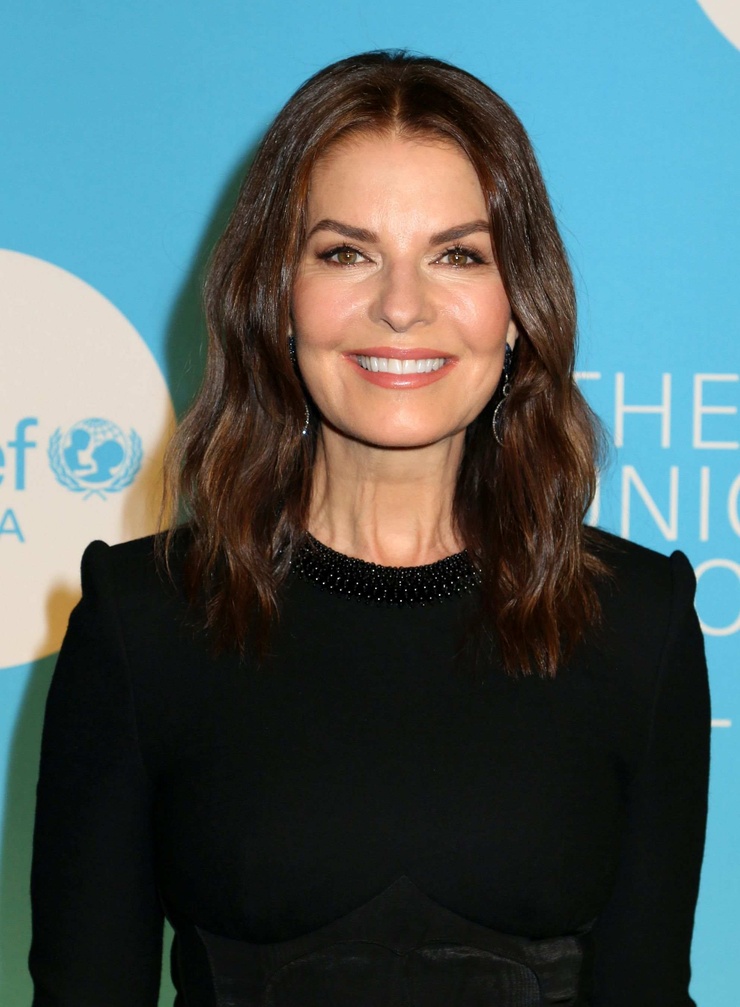 Sela Ward image