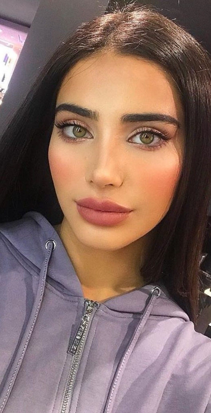 Picture of Negin Ghalavand