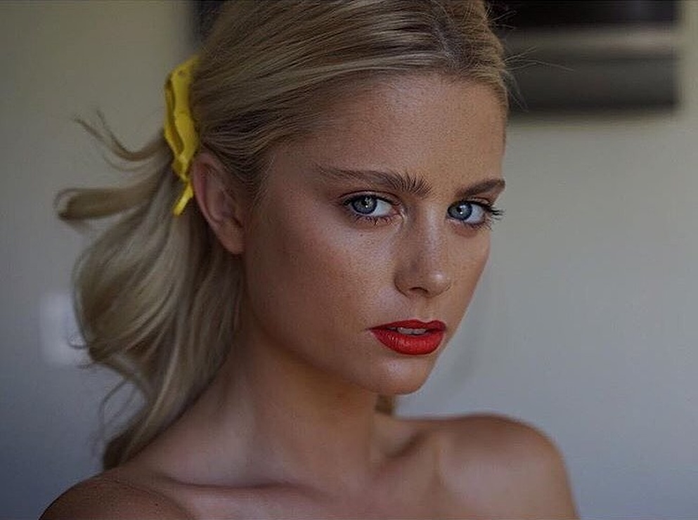 Allison Holton picture