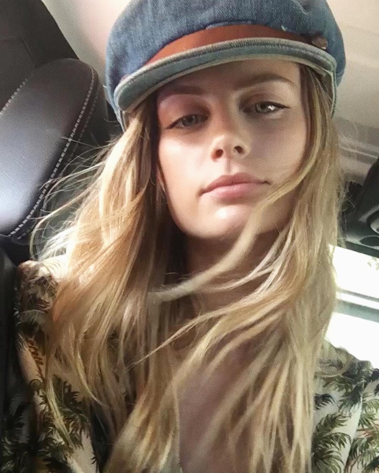 Picture of Allison Holton