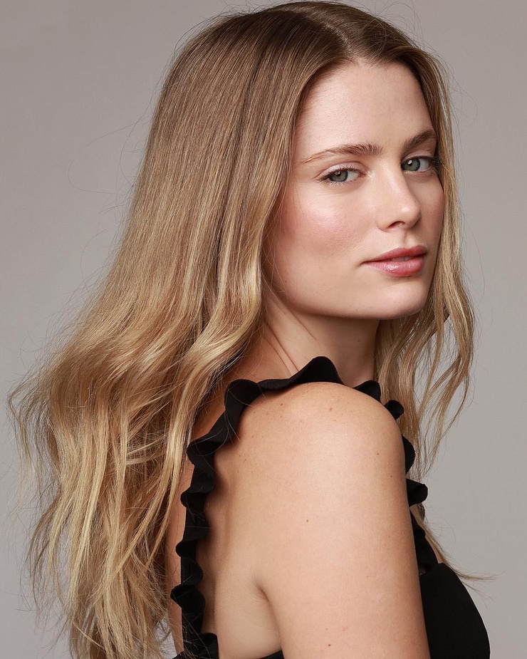 Picture of Allison Holton