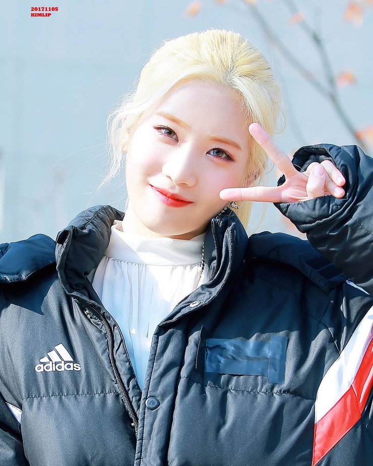 Kim Lip picture