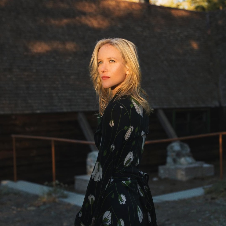 Picture of Jessy Schram