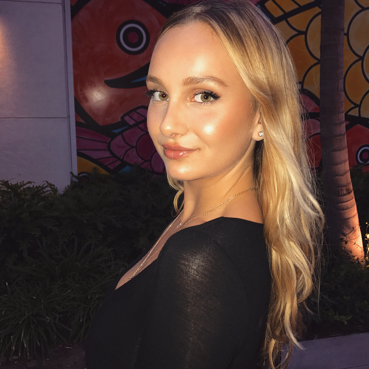 Picture of Anya Nicolodi