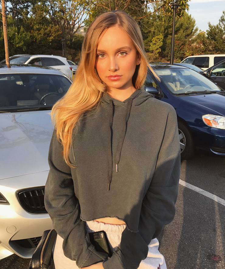 Picture of Anya Nicolodi