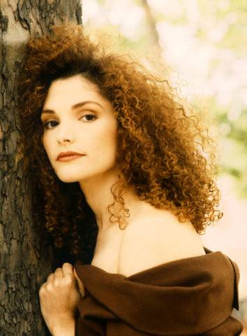 Picture of Mary Elizabeth Mastrantonio