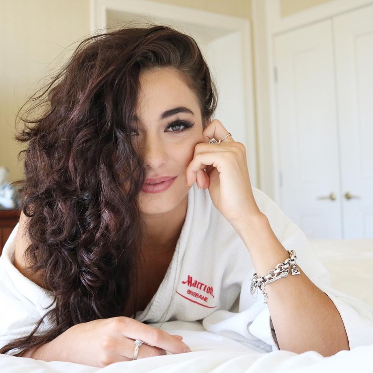 Picture of Danielle Robertson