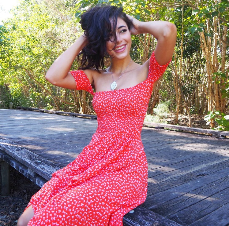 Picture of Danielle Robertson