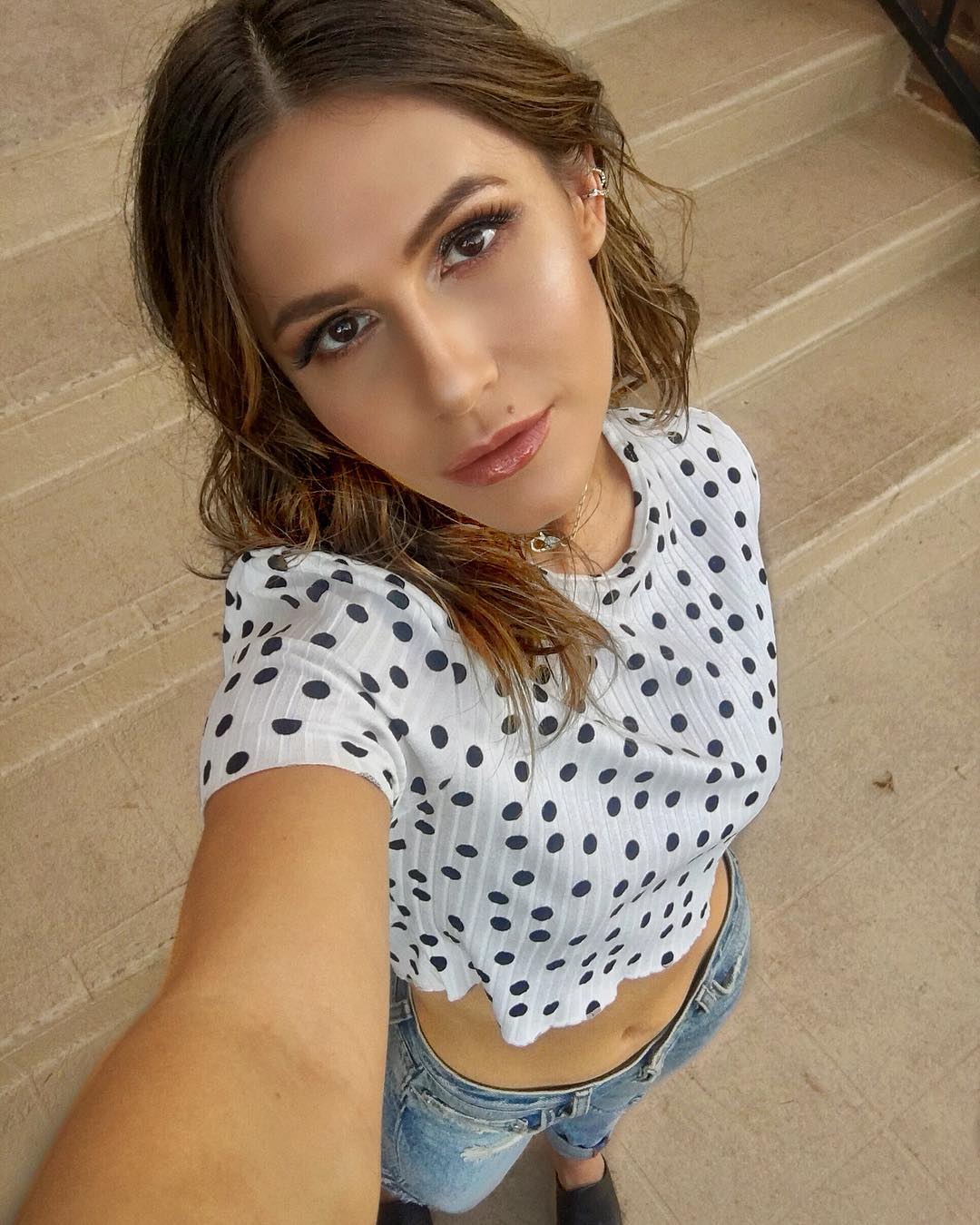 Erin Sanders image