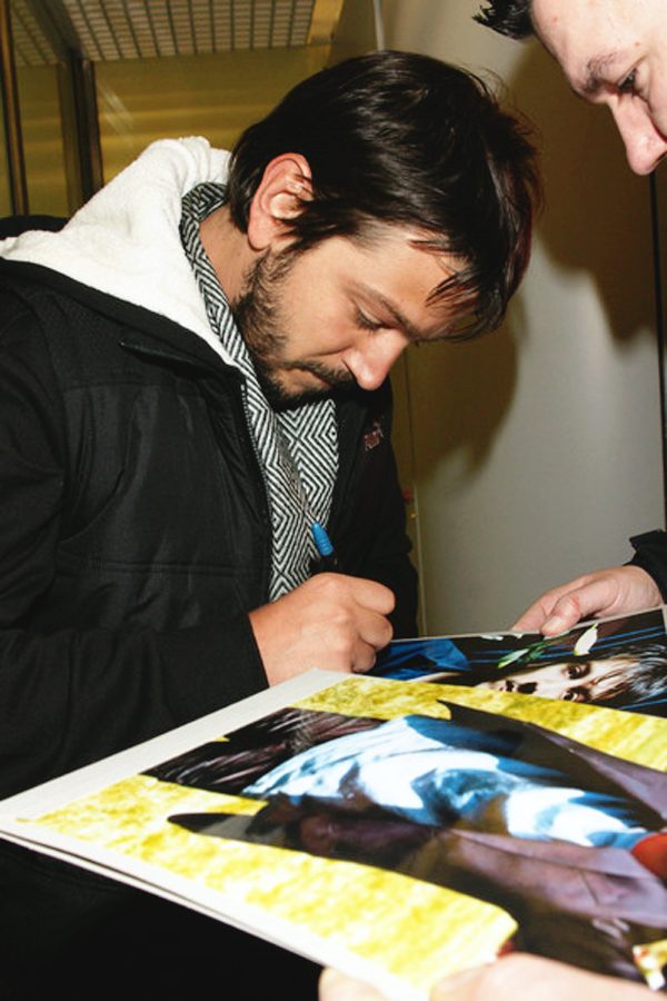 Diego Luna image