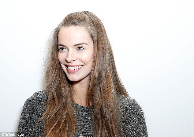 Picture of Robyn Lawley