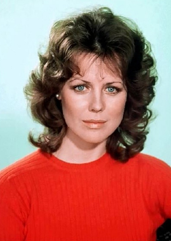 Picture of Fiona Lewis