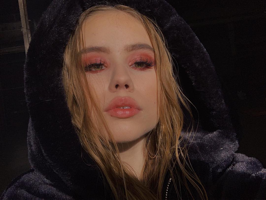 Picture of Lexee Smith