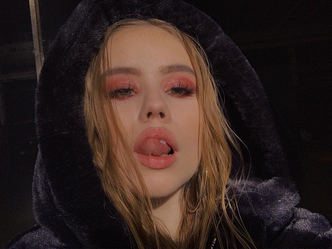 Picture of Lexee Smith