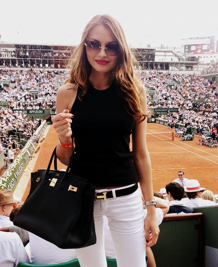 Picture of Alina Nine