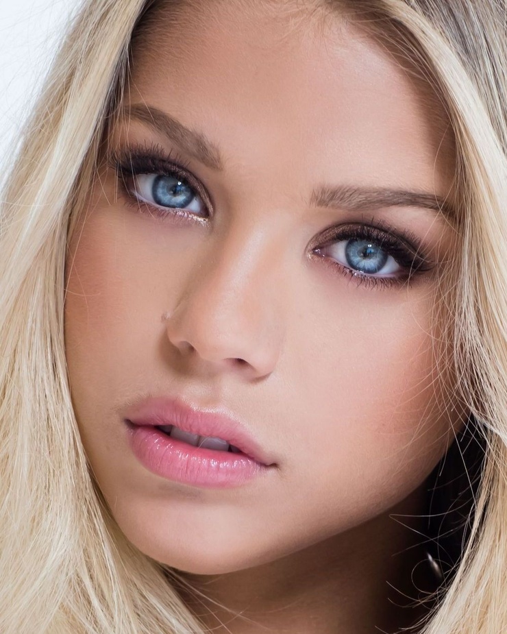 Picture of Kaylyn Slevin