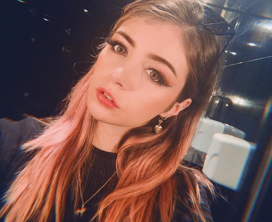 Picture of Chrissy Costanza