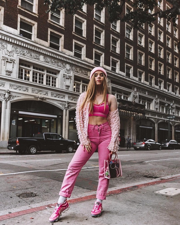 Picture of Lexee Smith