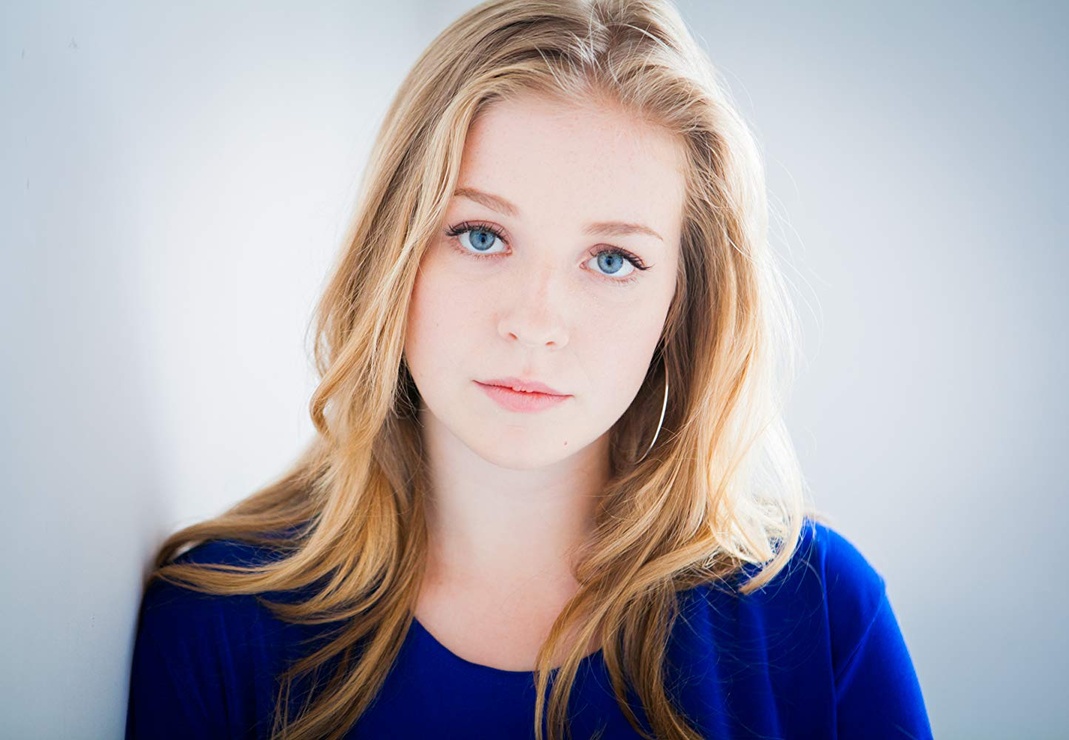 Picture of Hannah Endicott-Douglas