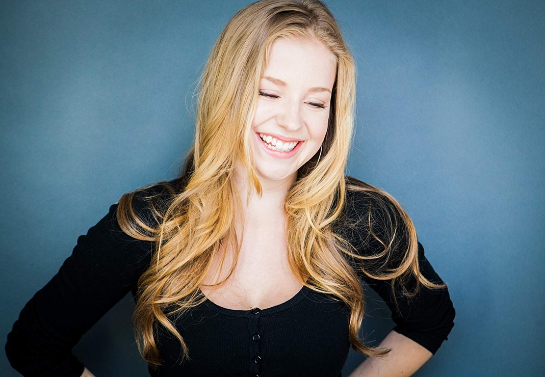 Picture of Hannah Endicott-Douglas