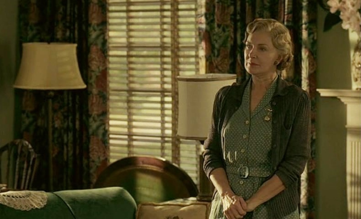 Joanne Woodward in Mr. & Mrs. Bridge