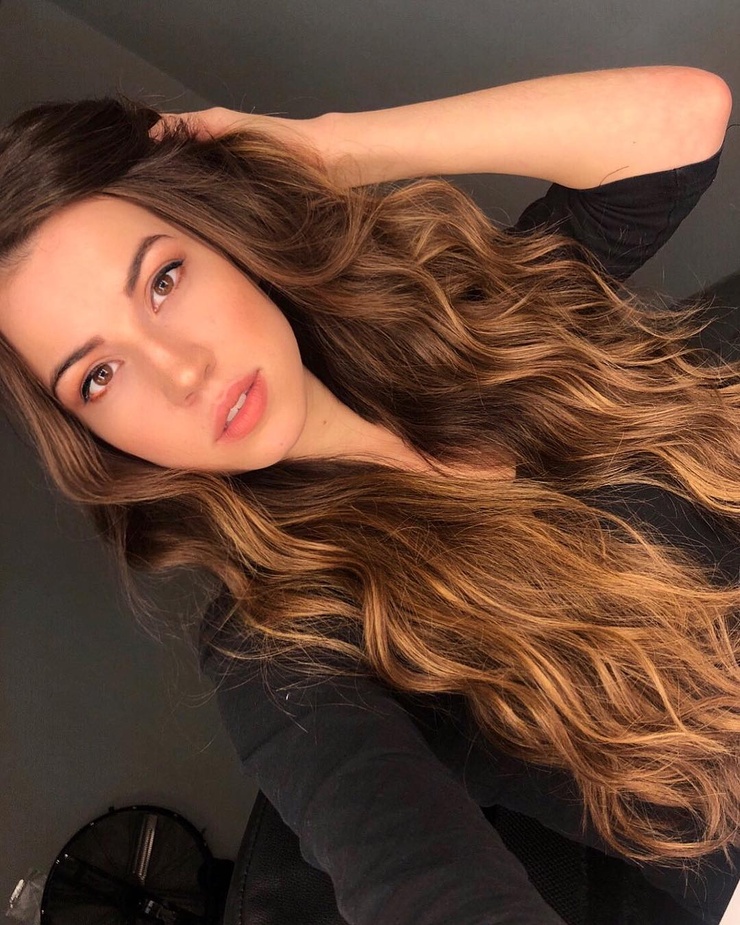 Julia Forstner image