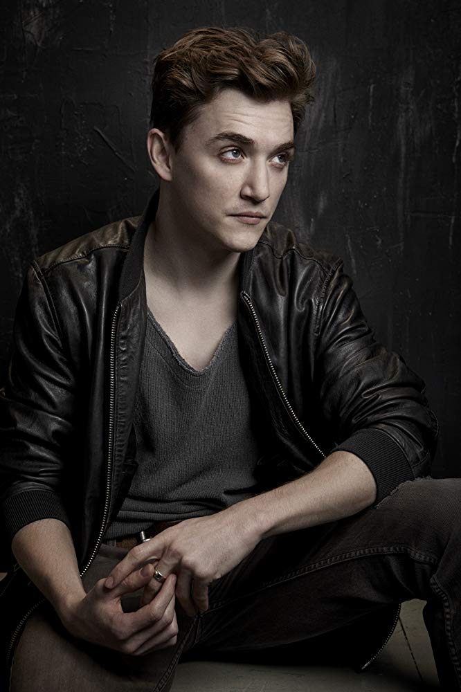Kyle Gallner image