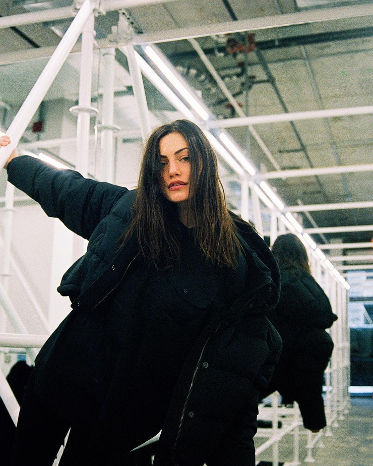 Picture of Phoebe Tonkin