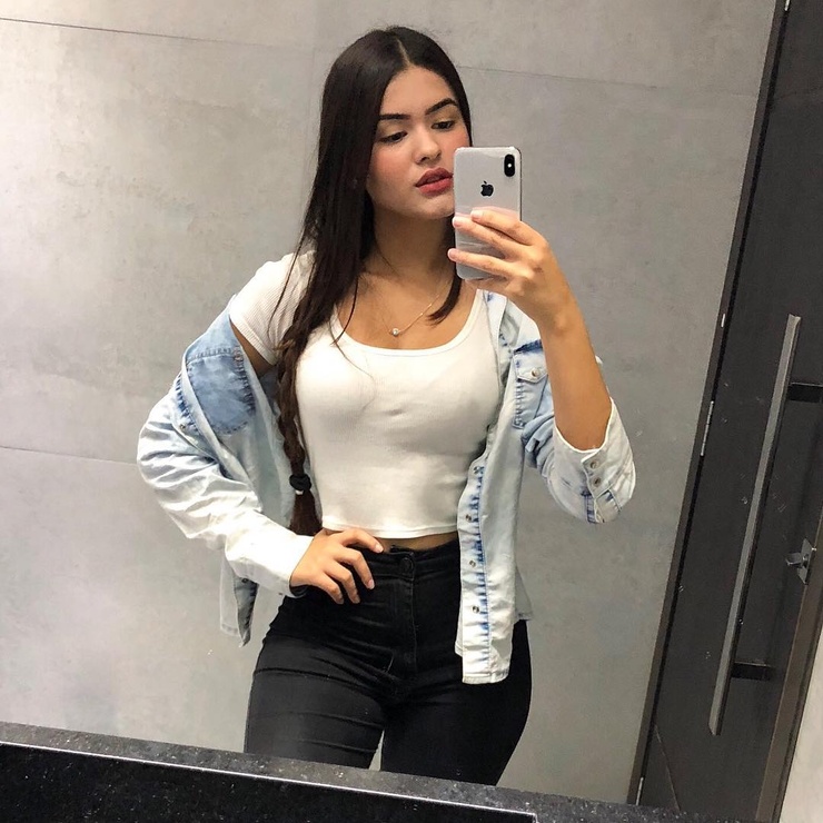 Picture of Luana Andrade