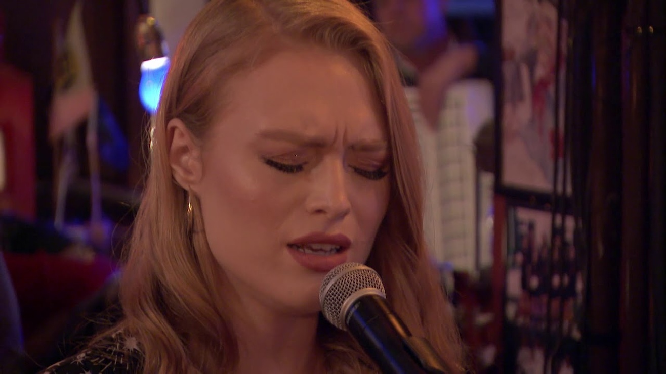 Picture of Freya Ridings