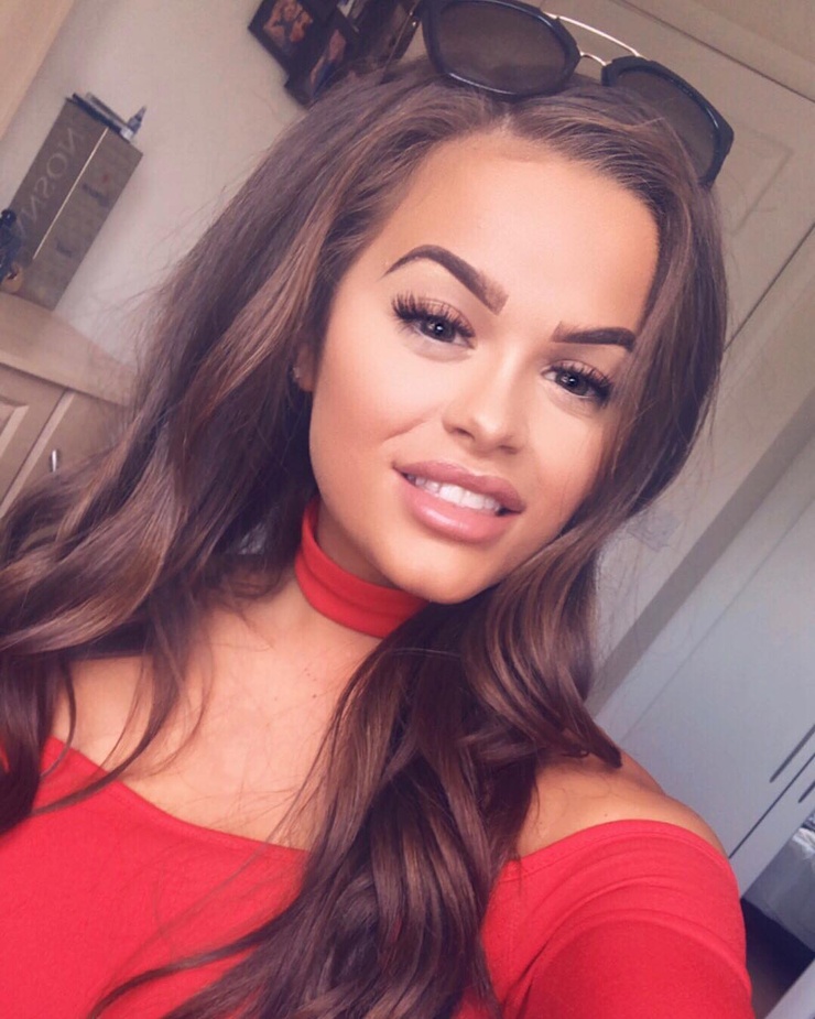 Picture of Rhianne Saxby