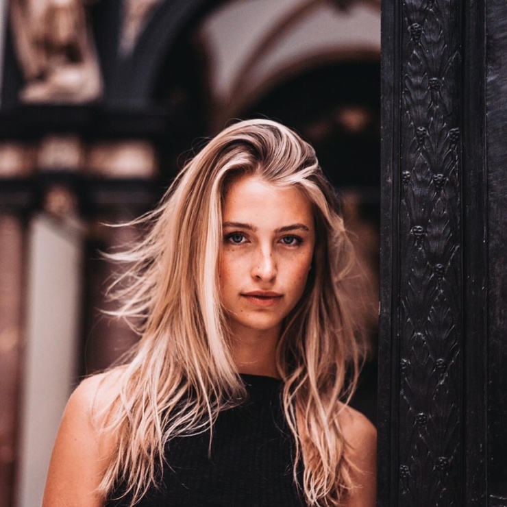 Picture of Lilly Lueesse
