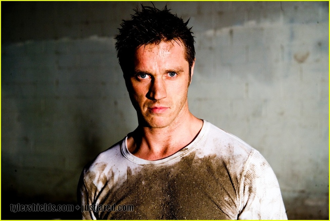 Picture of Devon Sawa
