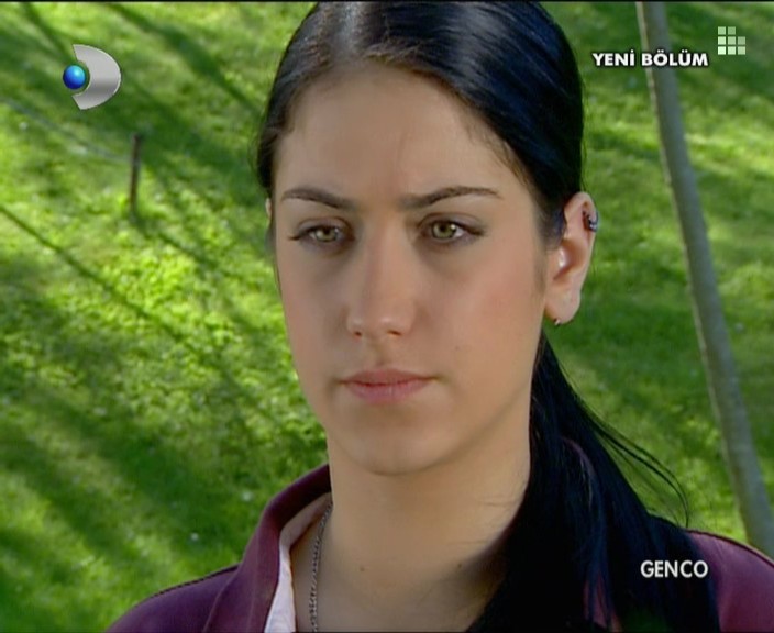 Picture of Hazal Kaya